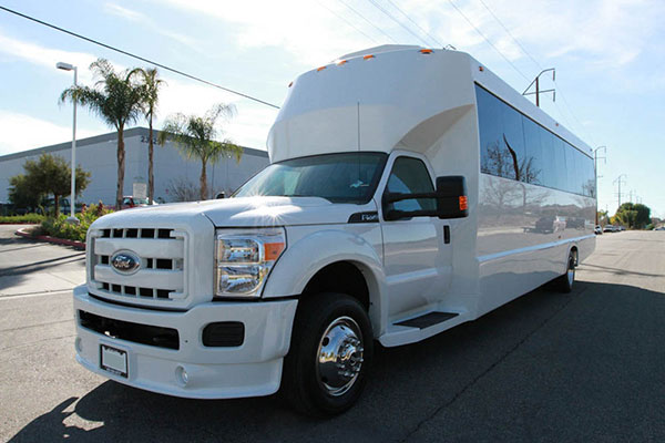 FORD F550 TIFFANY STORM LIMO BUS